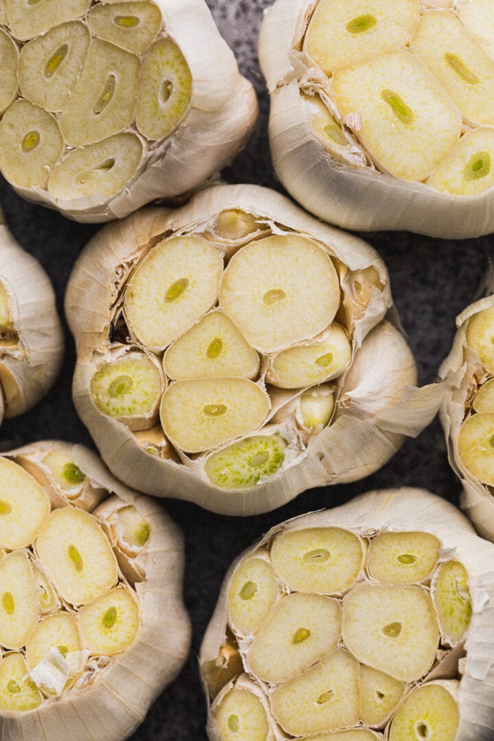 Smoked Garlic Recipe (2 Ingredients) - Stem + Spoon